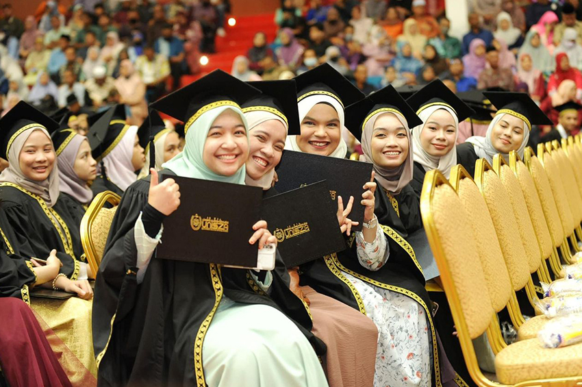 GRADUAN BOLEH SEMAK SIDANG PENGANUGERAHAN MAJLIS IDUL ILMI KONVOKESYEN ... GRADUAN BOLEH SEMAK SIDANG PENGANUGERAHAN MAJLIS IDUL ILMI KONVOKESYEN ...